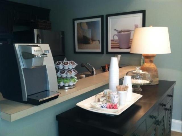 2 Br, 2 bath, Apartment 1900 Wesleyan Dr