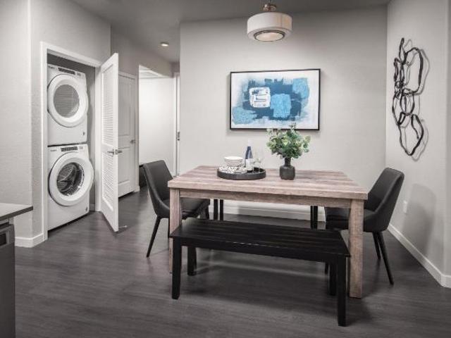 2 Br, 2 bath, Apartment 1900 Blue Oaks Boulevard