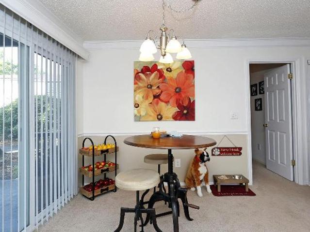 2 Br, 2 bath, Apartment 1900 N Hwy 17