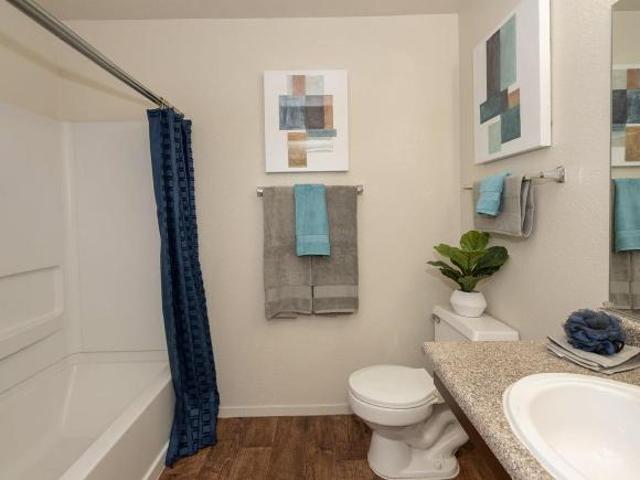 2 Br, 2 bath, Apartment 1900 S Cirby Way