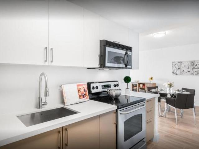 2 Br, 2 bath, Apartment 1900 S Treasure Dr