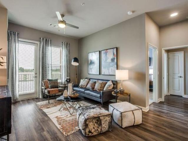 2 Br, 2 bath, Apartment 1901 Knightsbridge Rd