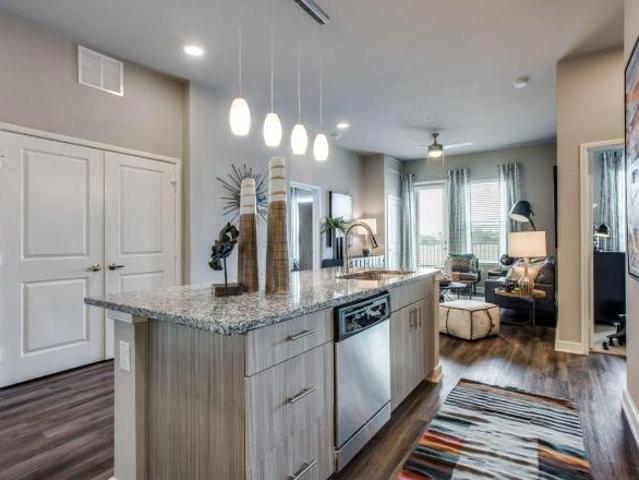 2 Br, 2 bath, Apartment 1901 Knightsbridge Rd