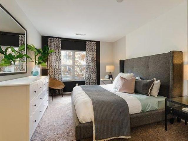2 Br, 2 bath, Apartment 190 Bridge St