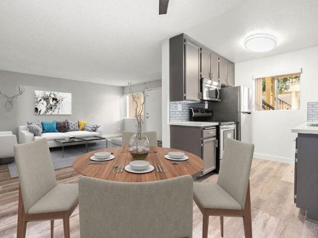 2 Br, 2 bath, Apartment 19143 Victory Blvd