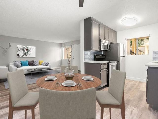 2 Br, 2 bath, Apartment 19143 Victory Blvd