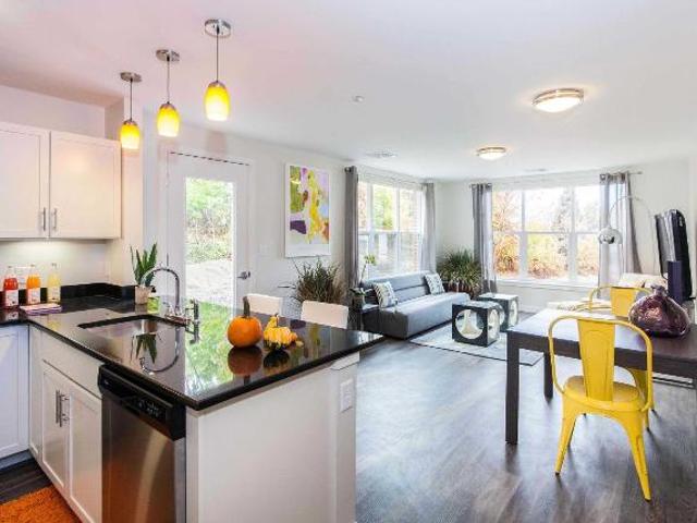 2 Br, 2 bath, Apartment 1 Whittemore Avenue