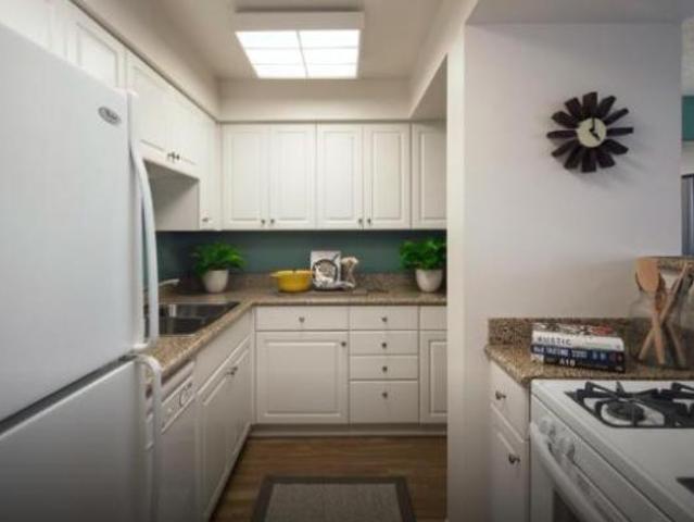 2 Br, 2 bath, Apartment 1 Baywood Dr