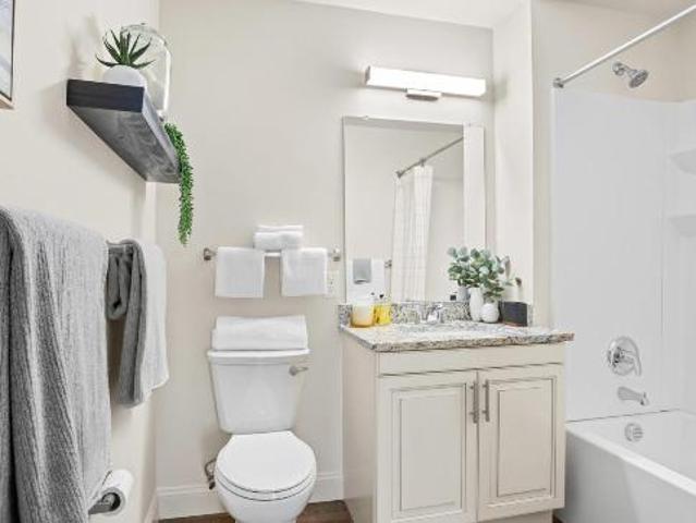 2 Br, 2 bath, Apartment 1 Ridge Rd