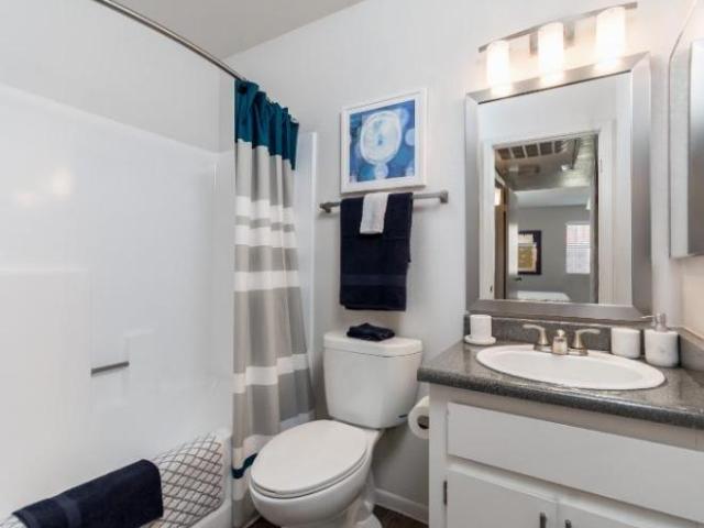2 Br, 2 bath, Apartment 2045 S McClintock Dr
