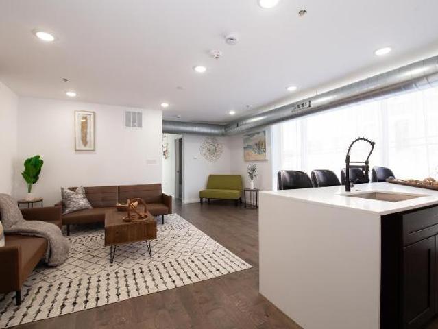 2 Br, 2 bath, Apartment 2059 Germantown Avenue