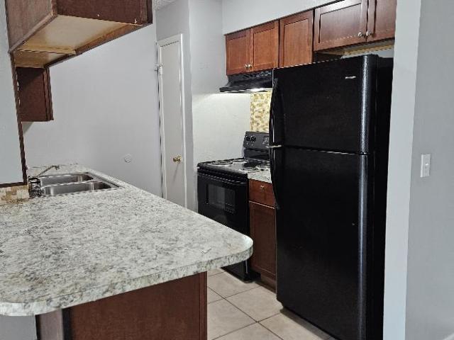 2 Br, 2 bath, Apartment 205 Berry Tree Pl