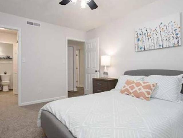 2 Br, 2 bath, Apartment 205 Summit Lake Dr