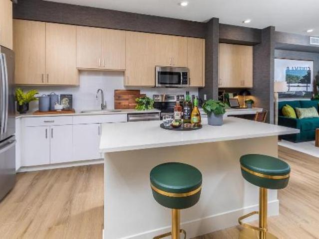 2 Br, 2 bath, Apartment 20600 N 55th St