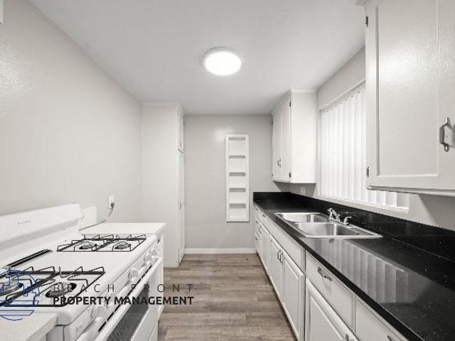 2 Br, 2 bath, Apartment 2070 2080 Magnolia Ave