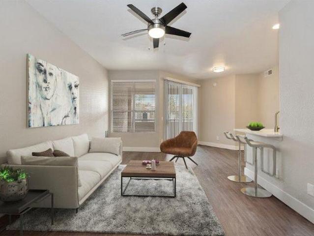 2 Br, 2 bath, Apartment 20808 N 27th Avenue