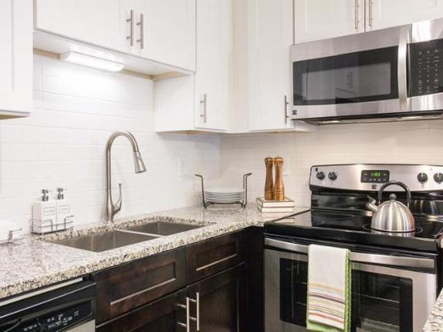 2 Br, 2 bath, Apartment 2085 Lake Park Dr SE