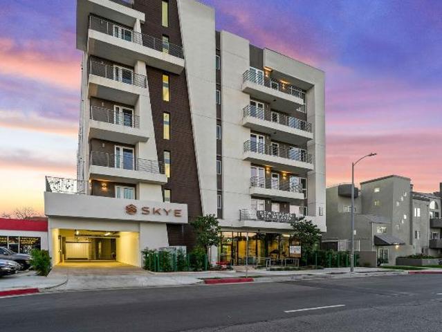 2 Br, 2 bath, Apartment 20944 W Vanowen St