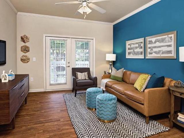 2 Br, 2 bath, Apartment 2000 Alexan Dr
