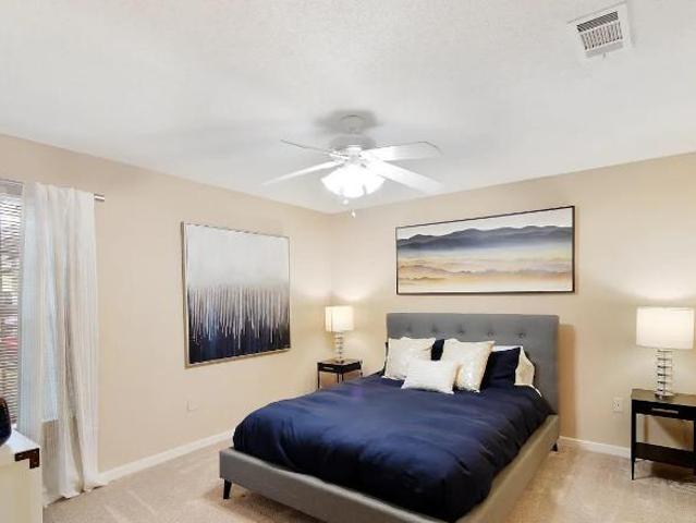 2 Br, 2 bath, Apartment 2000 Lexington Pointe Dr