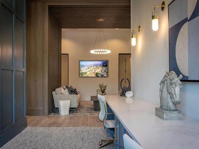 2 Br, 2 bath, Apartment 2000 Olivewood St