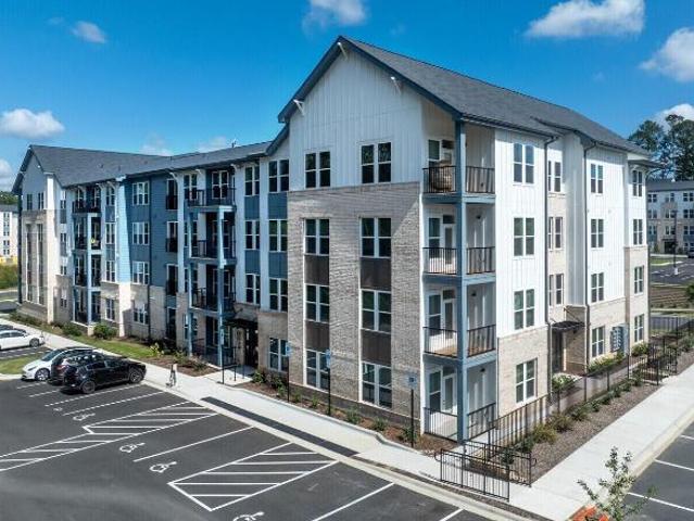 2 Br, 2 bath, Apartment 2000 Olivewood Street