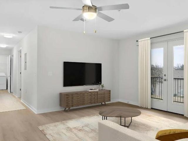 2 Br, 2 bath, Apartment 200 Colony Park Dr