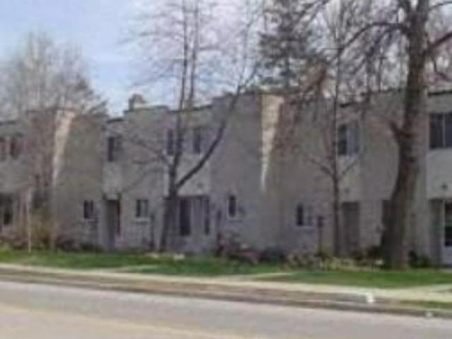 2 Br, 2 bath, Apartment 200 Lakeshore Road West