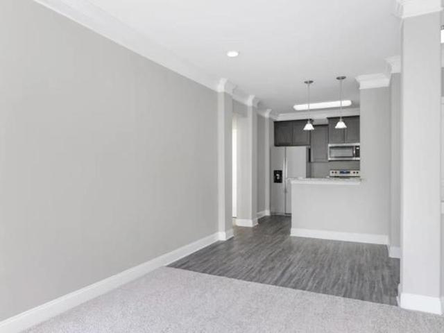 2 Br, 2 bath, Apartment 2015 Wave Crest Dr
