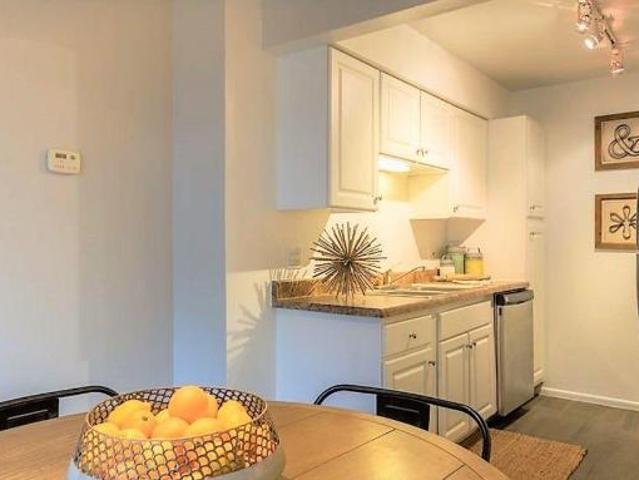 2 Br, 2 bath, Apartment 201 Oakley Drive North