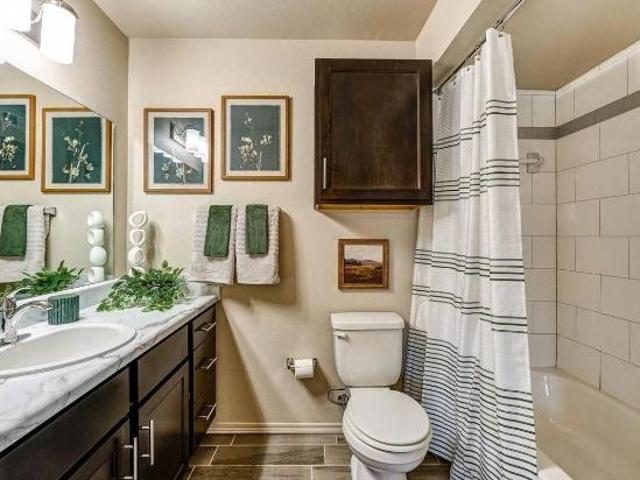 2 Br, 2 bath, Apartment 201 Ritchie Rd