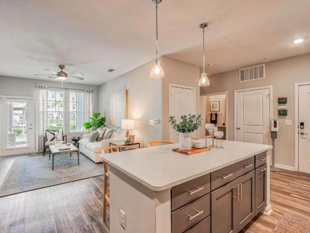 2 Br, 2 bath, Apartment 201 Sawyer Cir
