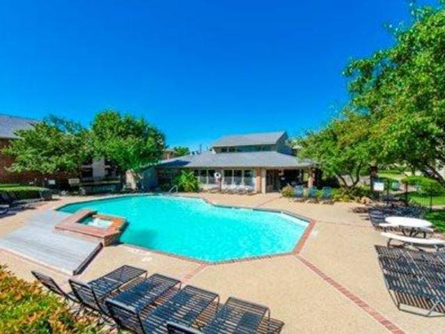 2 Br, 2 bath, Apartment 201 Timber Ct