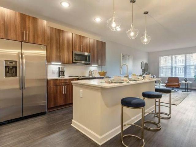 2 Br, 2 bath, Apartment 2020 Morton St