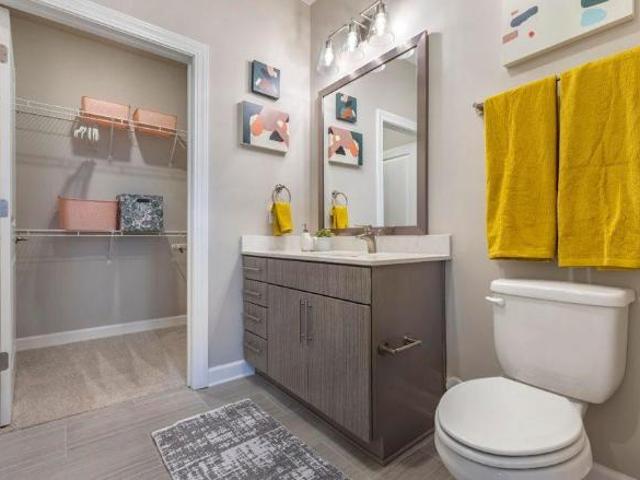 2 Br, 2 bath, Apartment 2020 Morton St