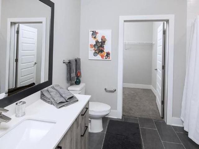 2 Br, 2 bath, Apartment 2020 Powers Ferry Road SE