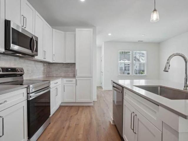 2 Br, 2 bath, Apartment 2029 Harlow Way