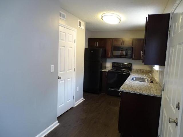 2 Br, 2 bath, Apartment 202 St James Ave