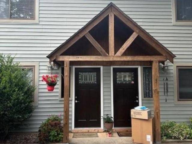 2 Br, 2 bath, Apartment 20 N College St