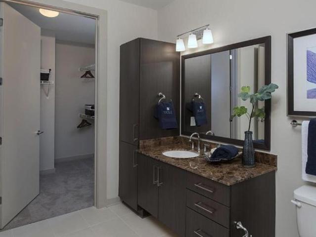 2 Br, 2 bath, Apartment 2144 Peachtree Road