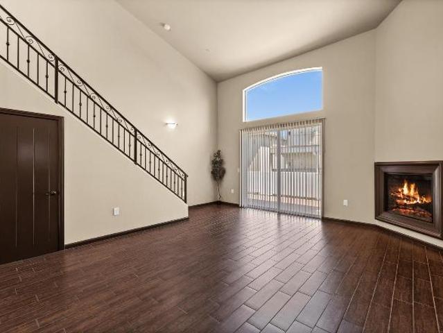 2 Br, 2 bath, Apartment 21501 Roscoe Blvd