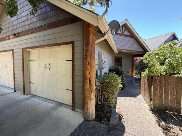2 Br, 2 bath, Apartment 2150 NW Tara Ln