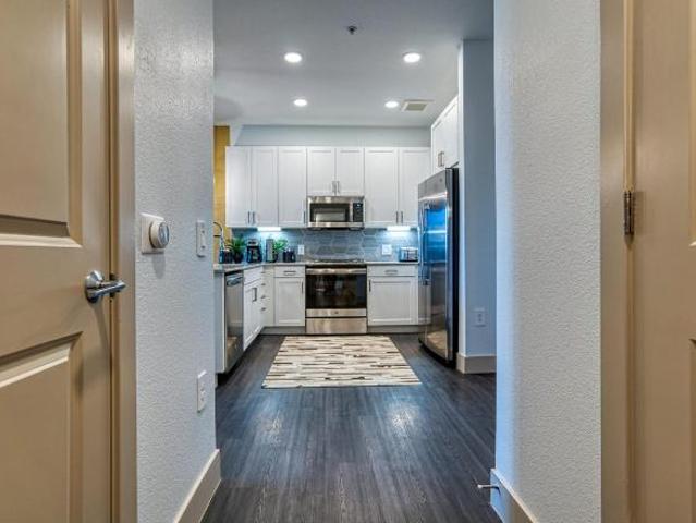 2 Br, 2 bath, Apartment 2160 E Baseline Rd