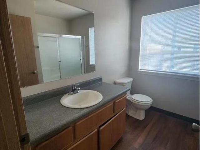2 Br, 2 bath, Apartment 2160 SE 96th Ave