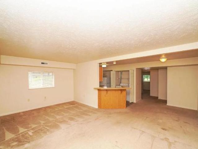 2 Br, 2 bath, Apartment 2161 Orchard Lakes Pl E