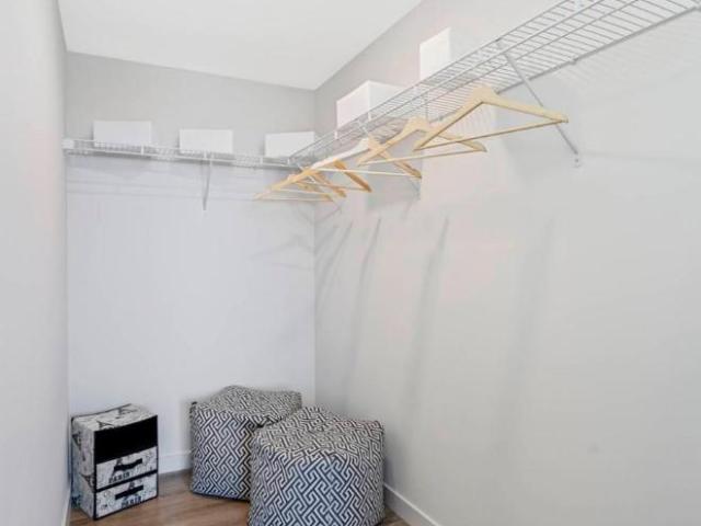 2 Br, 2 bath, Apartment 2165 Van Buren St