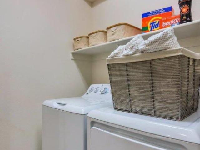 2 Br, 2 bath, Apartment 2177 S McQueen Rd