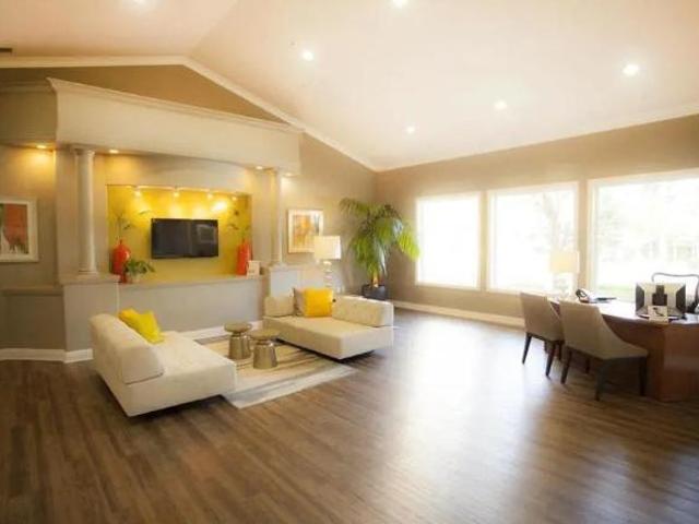 2 Br, 2 bath, Apartment 2100 W Texas St