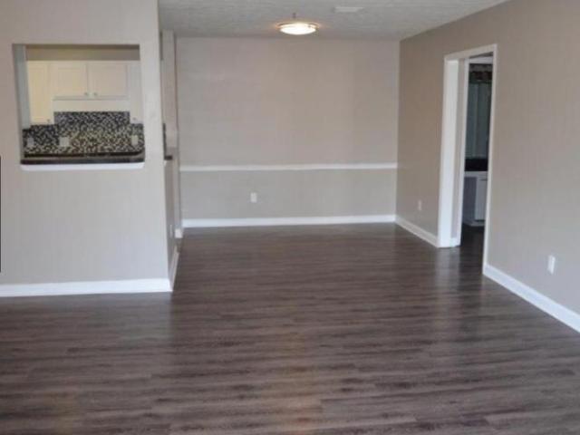 2 Br, 2 bath, Apartment 2101 Paces Ferry Rd SE