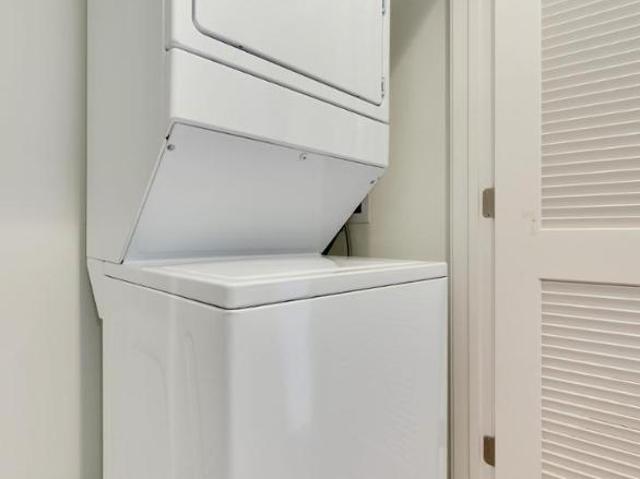 2 Br, 2 bath, Apartment 2112 N Nashville Ave